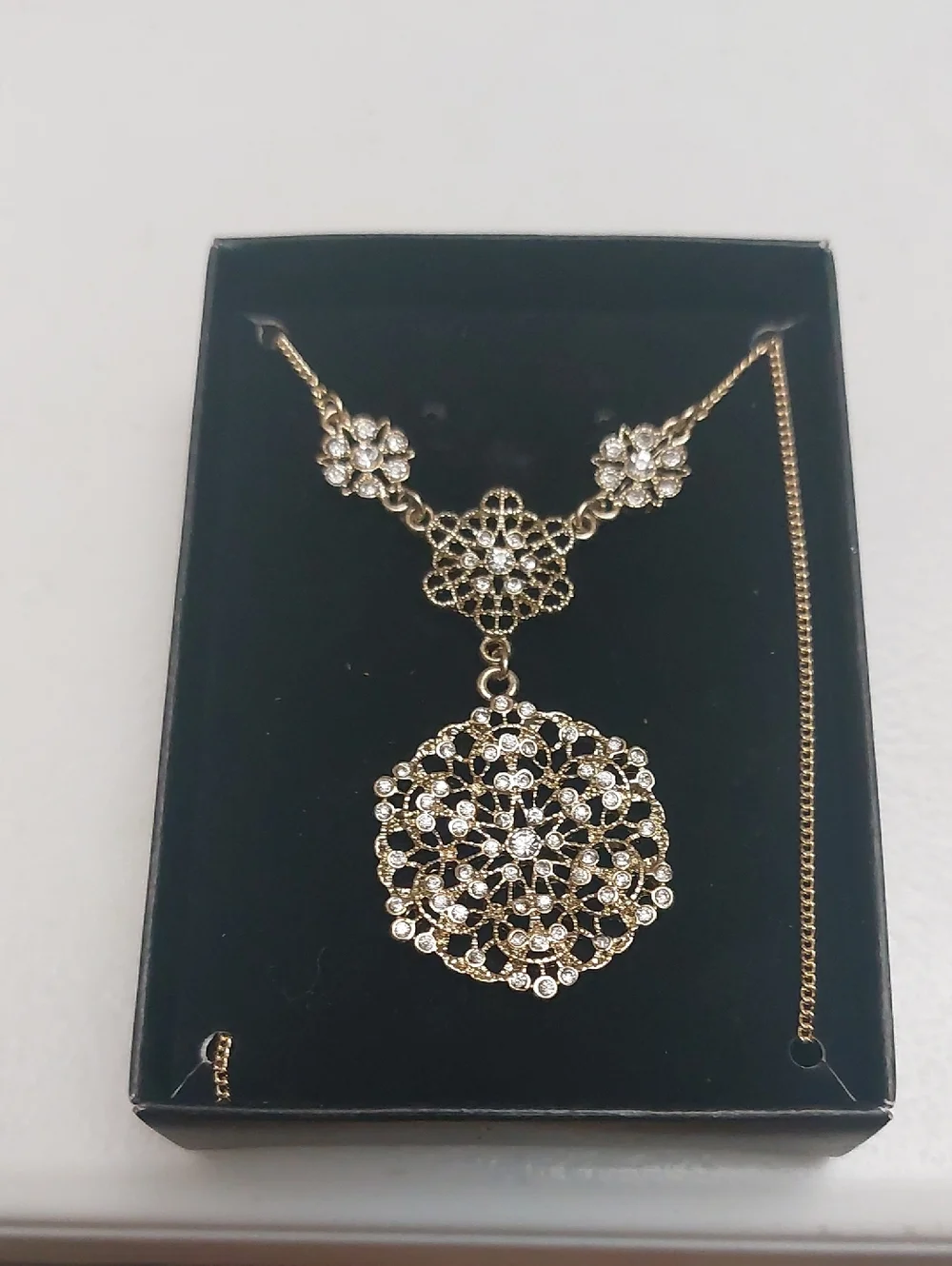 Avon | Jewelry | Avon Saq Gold Tone Crystal Accents Lacy Filigree ...